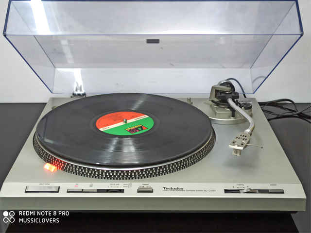 Buy Vintage TECHNICS SL-D303 DIRECT DRIVE TURNTABLE @ MUSSICLOVERS Sale Pune-India