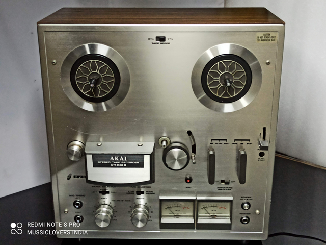 Akai 1722 II 4 TRACK STEREO REEL TO REEL VINTAGE TAPE RECORDER OF 1975-77