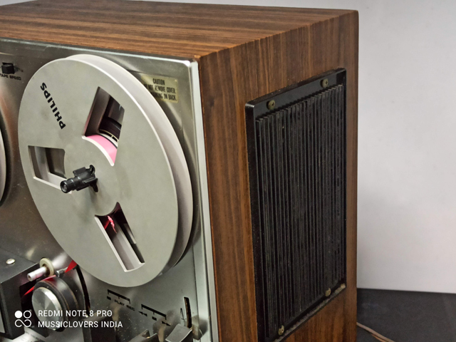 Akai 1722 II 4 TRACK STEREO REEL TO REEL VINTAGE TAPE RECORDER OF 1975-77
