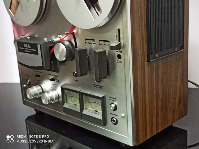 Akai 1722 II 4 TRACK STEREO REEL TO REEL VINTAGE TAPE RECORDER OF 1975-77