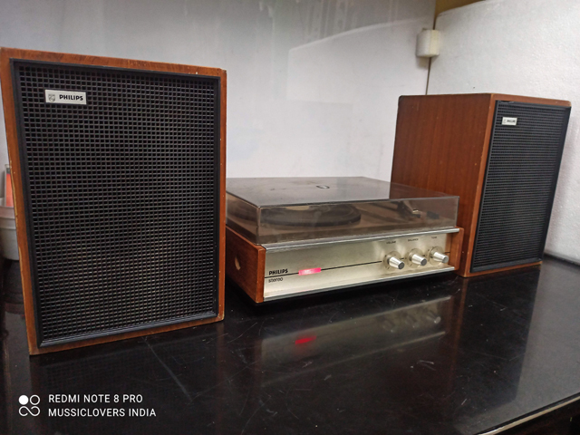 Buy Vintage PHIILIPS GF 832, 3 SPEED RECORD PLAYER WITH AMPLIFIER AND ...