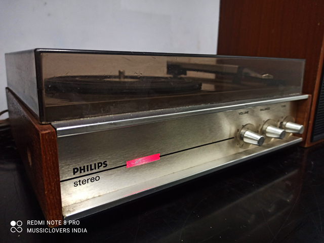 Buy Vintage PHIILIPS GF 832, 3 SPEED RECORD PLAYER WITH AMPLIFIER AND ...