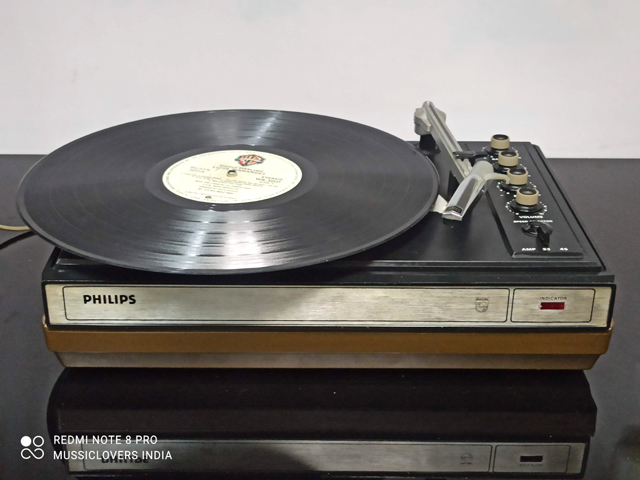 Buy Vintage PHILIPS 582 STEREO RECORD PLAYER WITH IN BUILT AMPLIFIER ...