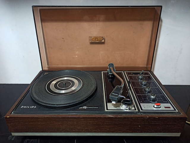 Buy Vintage PHILIPS MODEL GF 932 HI-Q INTERNATIONAL VINTAGE RECORD ...